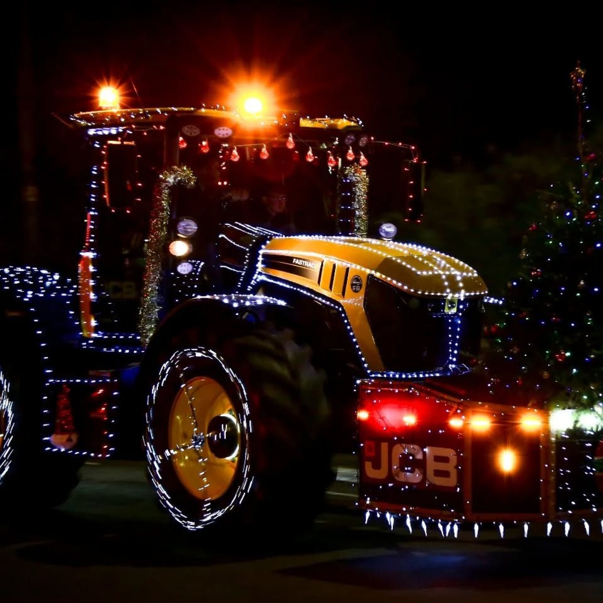 Bilton C of E Junior School - Archers Festive Tractor Run 2025!